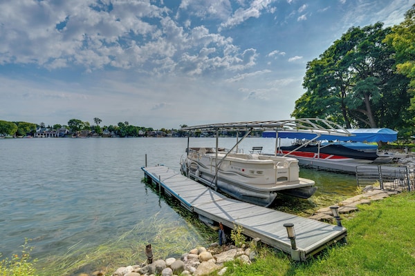 Lakefront Wisconsin Escape W/ Boat Dock & Kayaks! - City Beach, Oconomowoc
