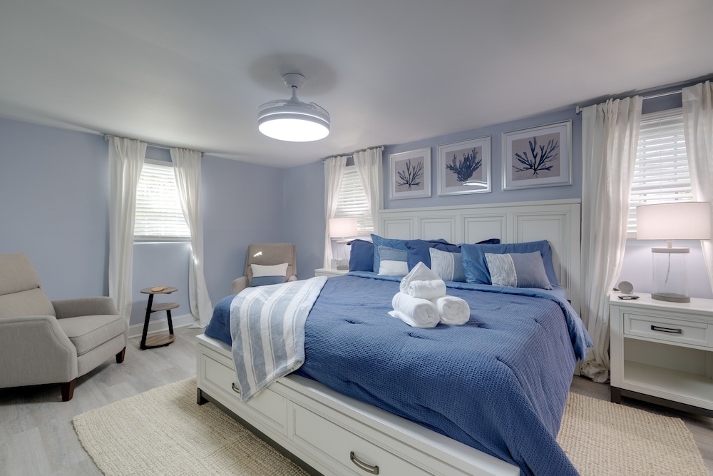 Sunrise Views: Waterfront Lusby Home W/ Deck! - Lusby, MD