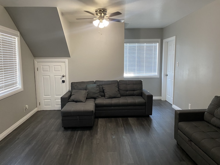 Modern 5br La Retreat Minutes From Sofi, Forum & Lax! - Carson, CA