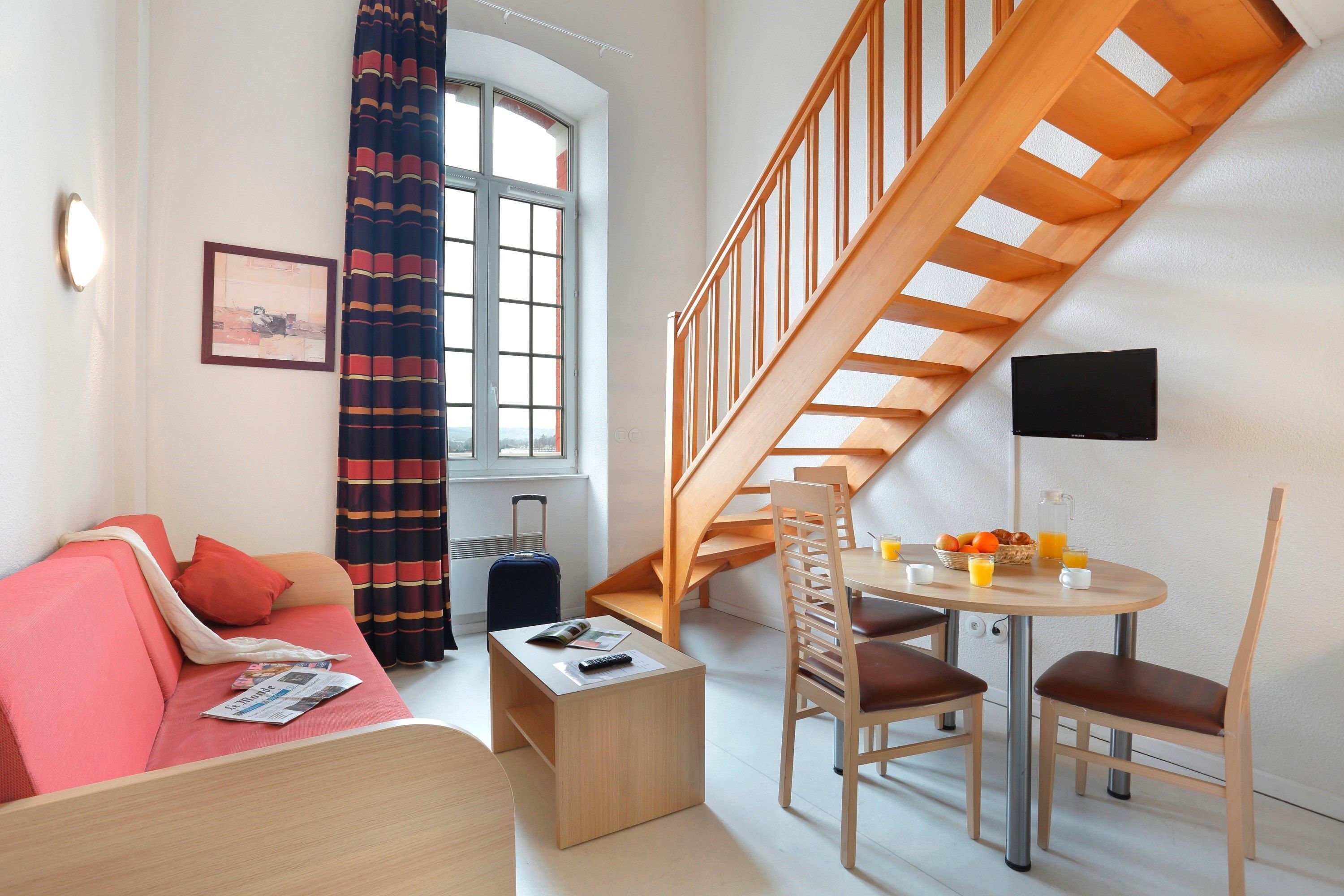 Tranquil Duplex Apt | Free Parking + Tnt Tv - Épernay