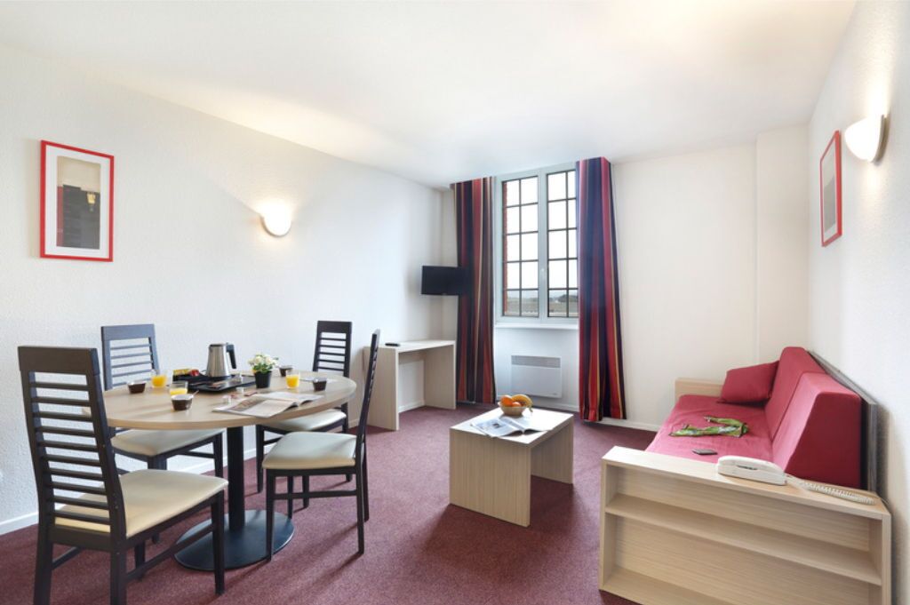 Budget Apt W/ Kitchen + Free Parking & Tnt Tv - Épernay
