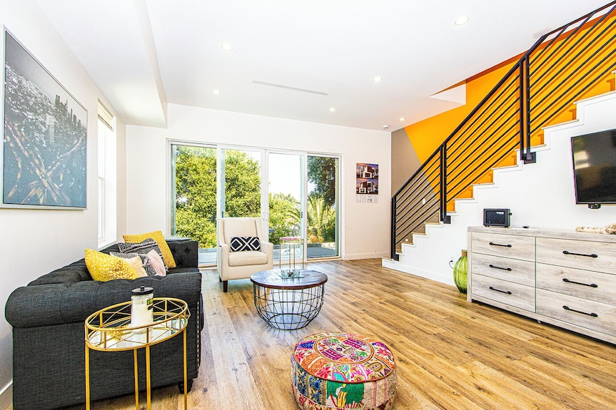 Contemporary Villa In West Hills - Los Angeles, CA