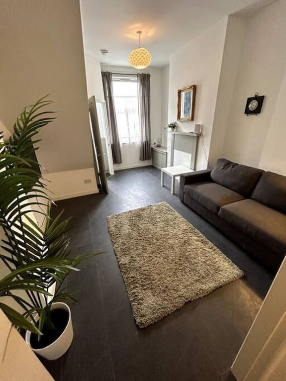 Clean Budget Accommodation - Stoke-on-Trent