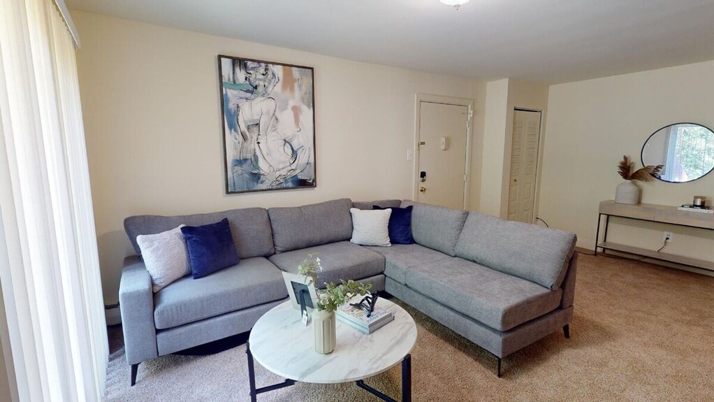 Pine Brook Apartments: Luxurious Living In A Stunning Wooded Setting - 紐華克