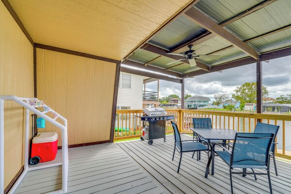 Hernando Beach Waterfront Home W/ Boat Dock & Deck - Spring Hill, FL