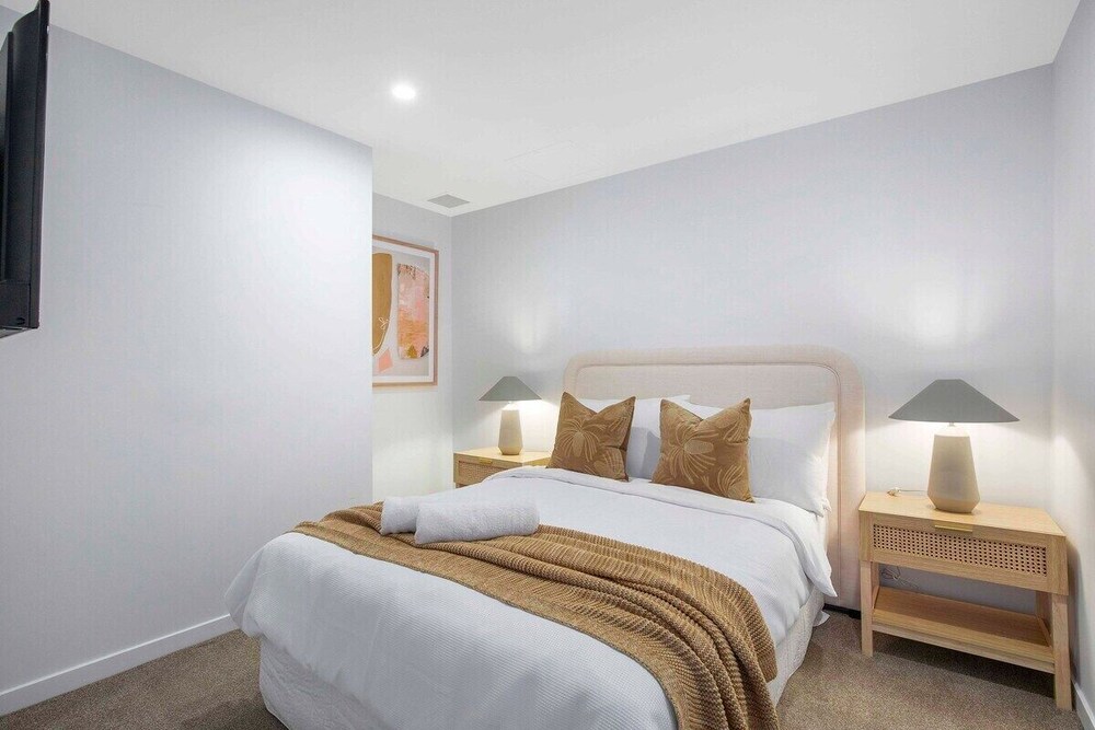 Gabba Oasis - Luxury 3BR Apt & Pool - Brisbane | Vrbo