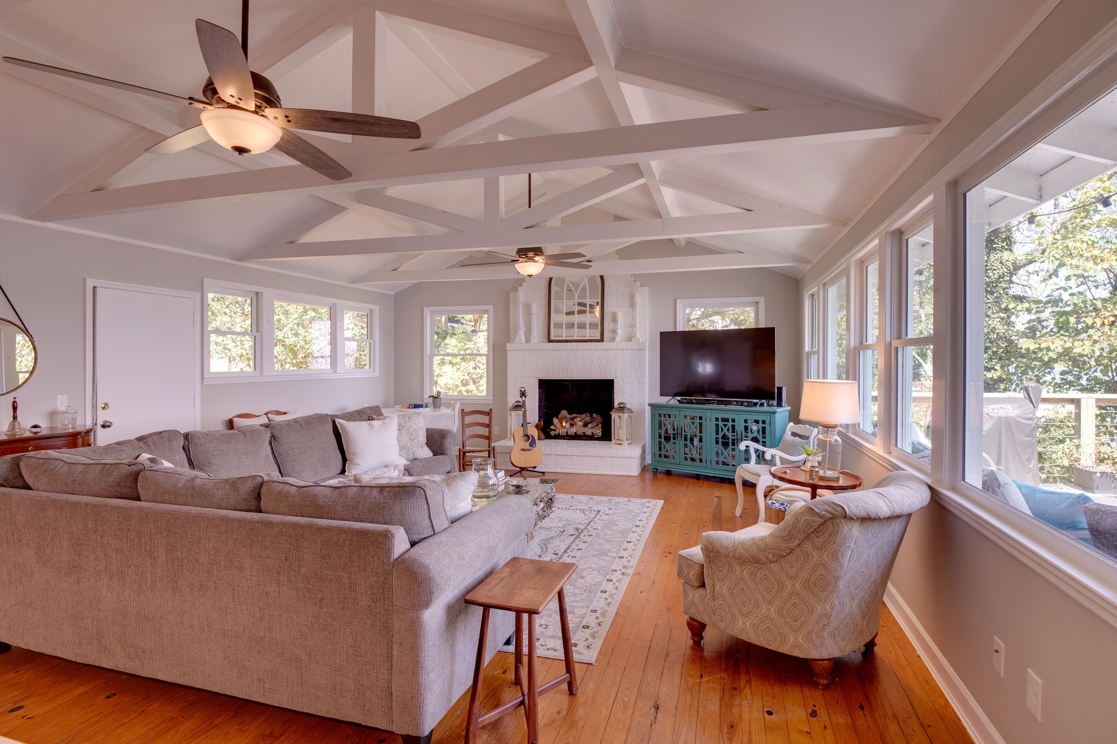 Hot Tub & Dock: Guntersville Lake Getaway! - Scottsboro, AL