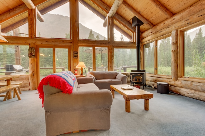 Scenic Montana Cabin Rental ~ 1 Mi To Yellowstone! - Montana