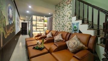 Banheira de hidromassagem interior