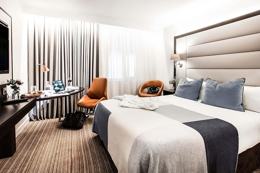 Relaxing Getaway Awaits! Dublin's Most Elegant Hotel Near To Grafton Street - Dublin