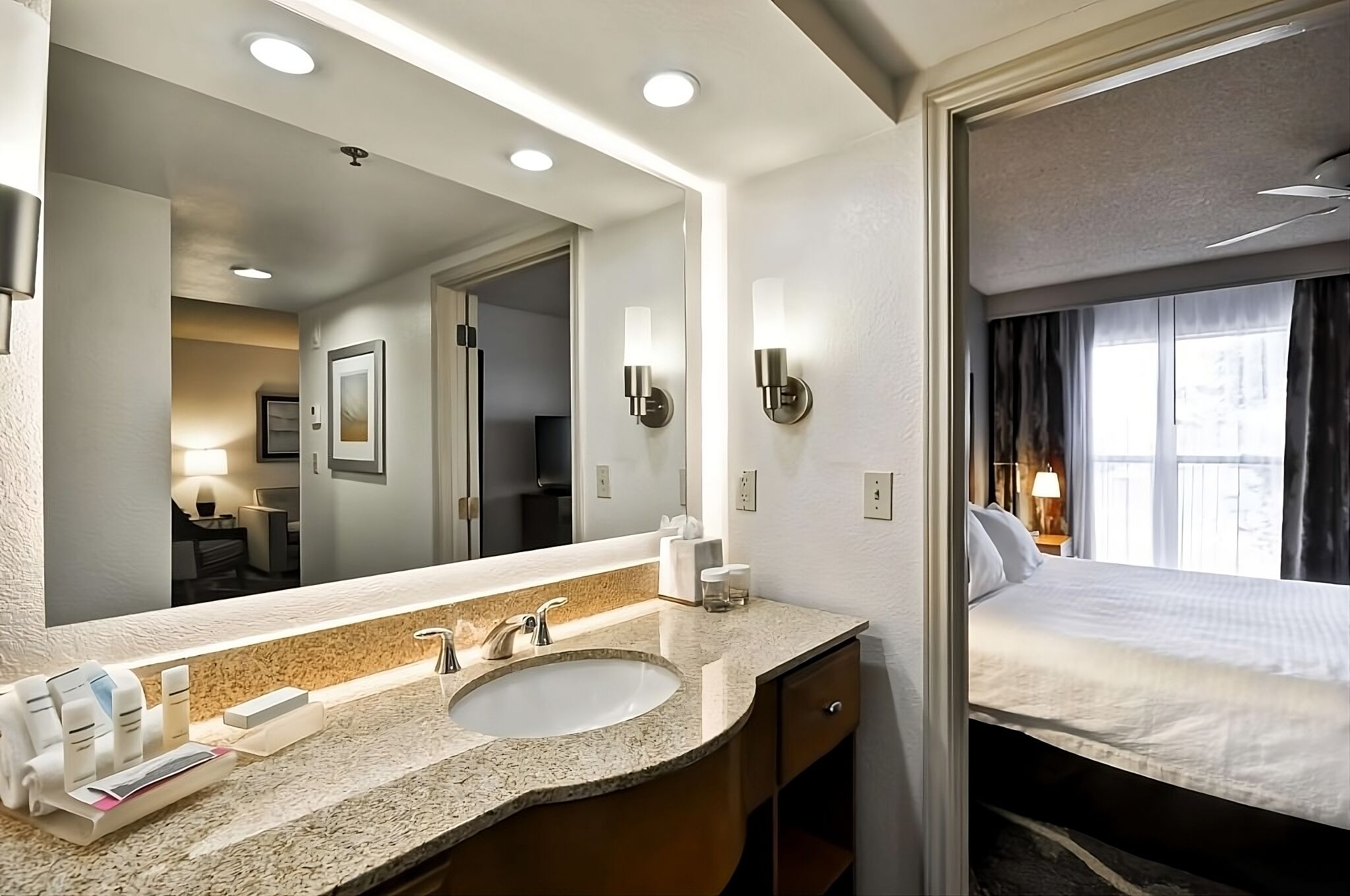 Desert Oasis Retreat In Phoenix! Free Breakfast, Pool, Kitchen, Pets Allowed! - Phoenix