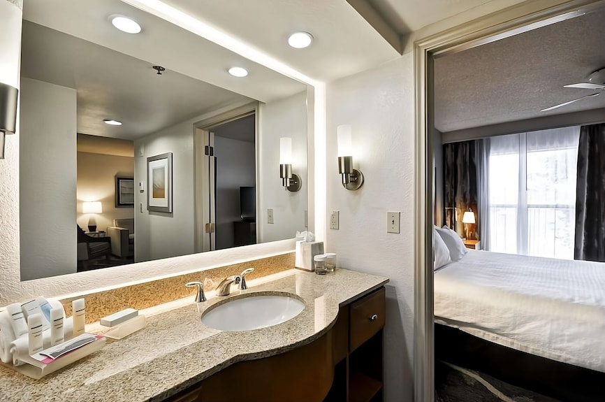 Desert Oasis Retreat In Phoenix! Free Breakfast, Pool, Kitchen, Pets Allowed! - Phoenix