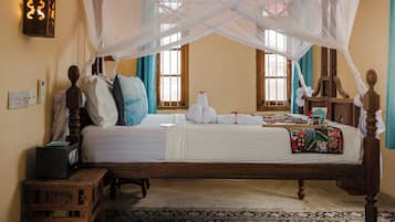 Quarto casal luxo | Frigobar, cofres nos quartos, quartos à prova de som, Wi-Fi de cortesia