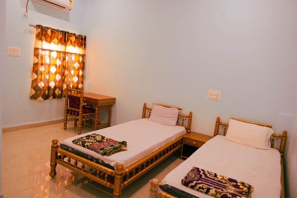 Iskcon Chandrabhaga Guest House - Pandharpur