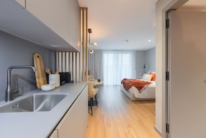 Estúdio standard | Quartos à prova de som, Wi-Fi de cortesia, roupa de cama