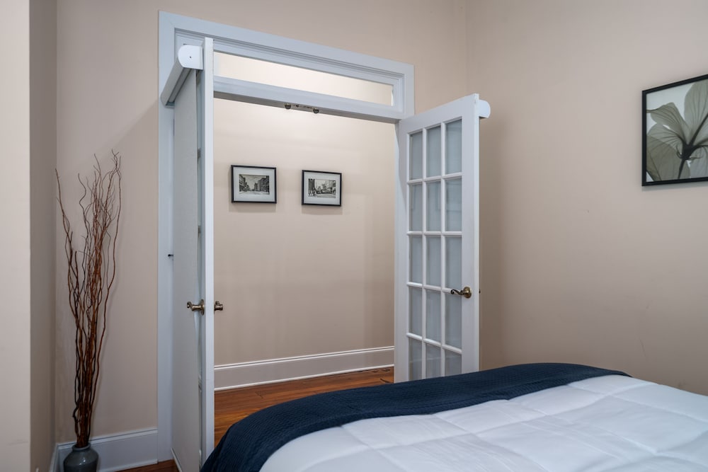 Heart Of Downtown Wilmington Ilm - Sleeps 12! Sauna, Walking Distance To A Lot. - Wilmington, NC