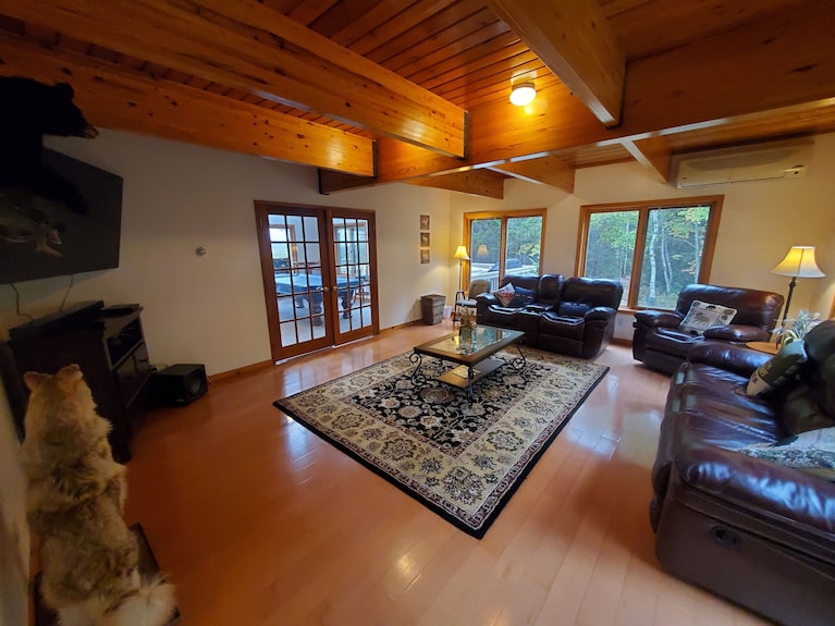 Bear Mountain Lodge - Maine - Guest Lodge - St. Andrews