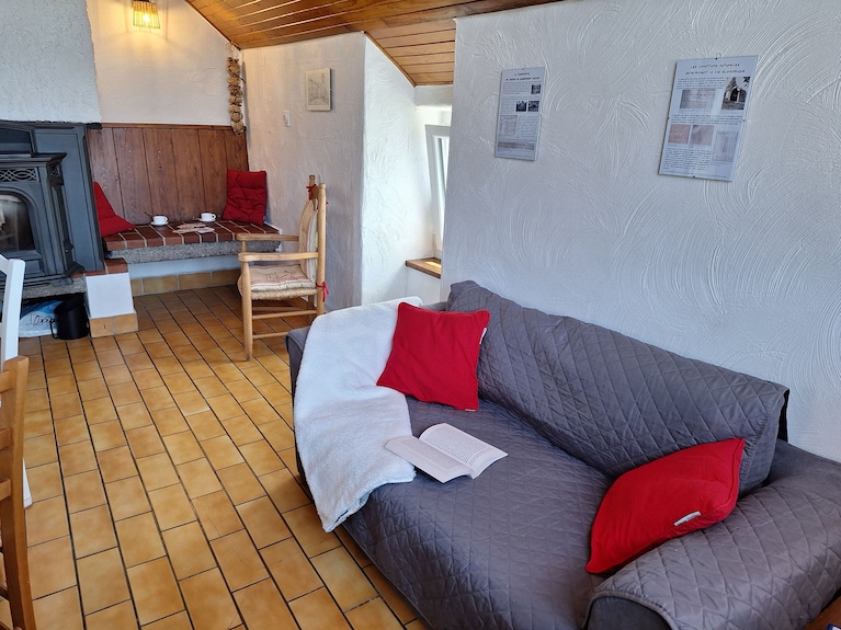 Lou Percat*** - Gîte Familial Confort 4 Pers - Espace Enfants - Grand Terrain - - Lozère