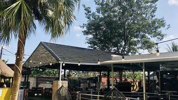 Bar junto à piscina