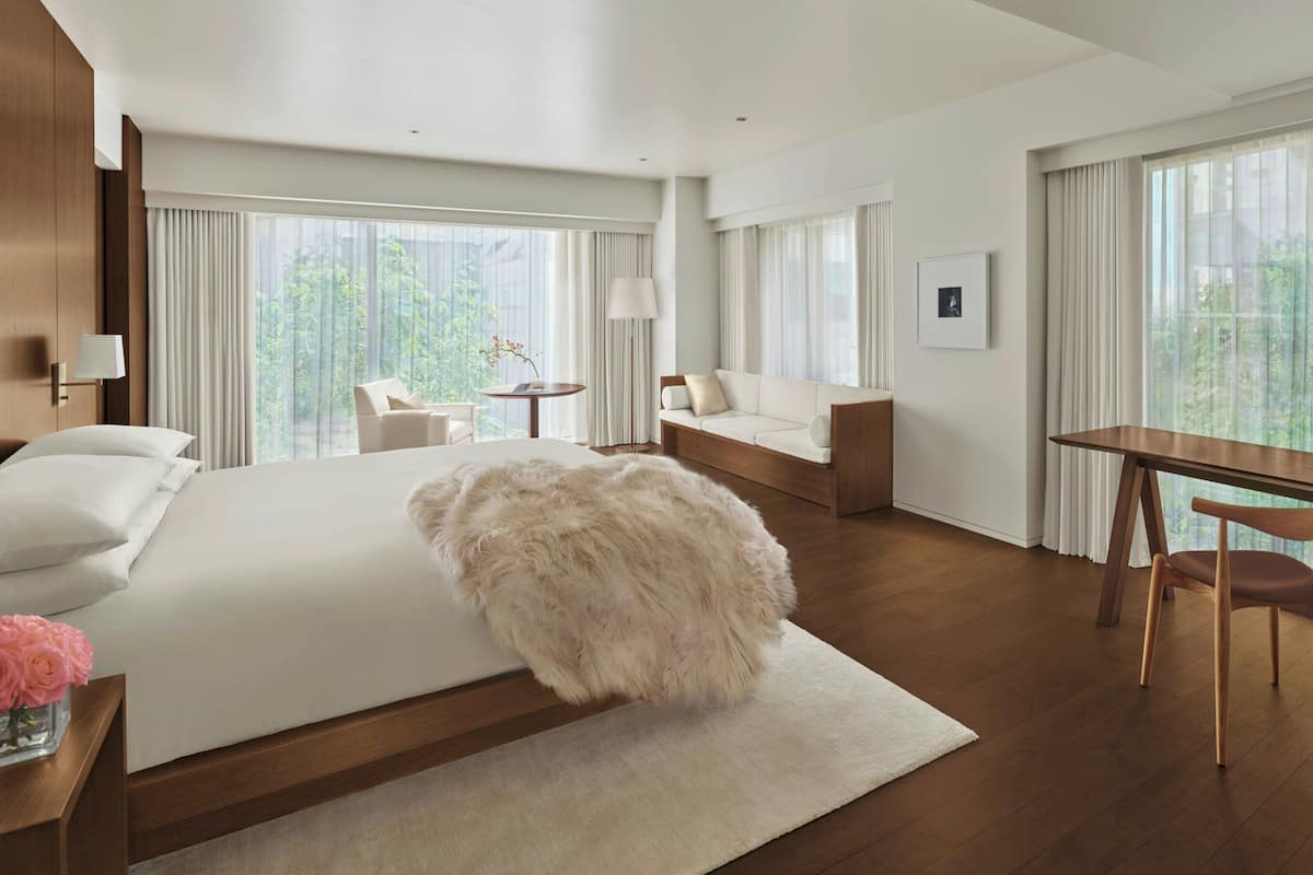 Suite-Estúdio, 1 cama king-size, Vista para a cidade | Edredões de penas, minibar, cofre no quarto, cortinas/cortinados opacos 