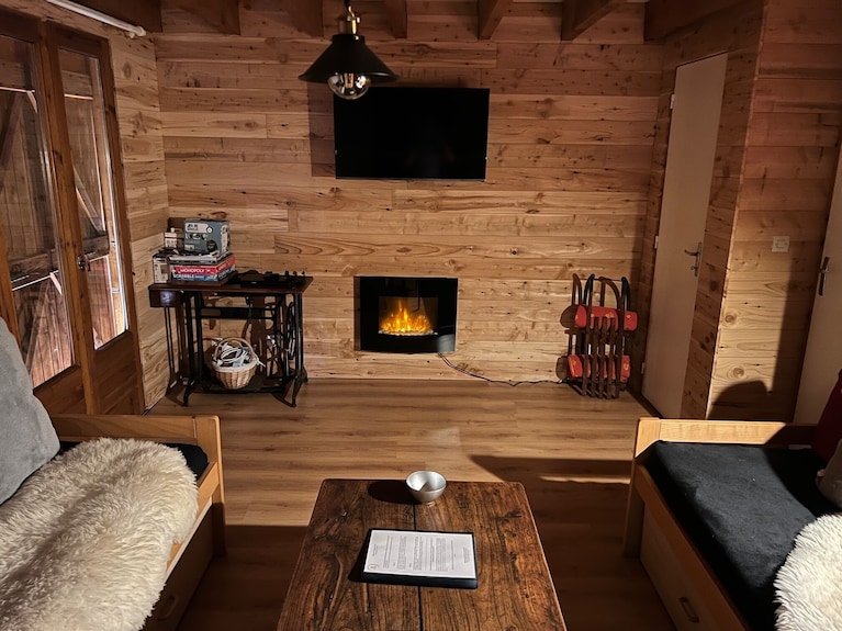 4 Chambres: 85 M2 + 35 M2 De Terrasse Sur Les Pistes: De 8 A 12 Personnes - Ariège