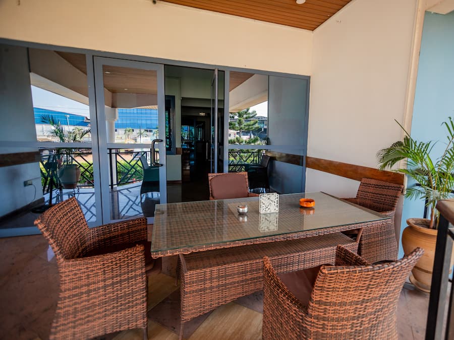 Quarto básico | Vista da sacada