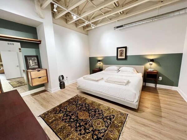 The Quarters | Suite 1 - Grafton, WI