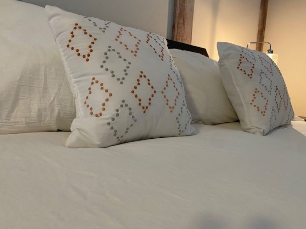 Cozy Suite Close To All Amenities! - Summerland