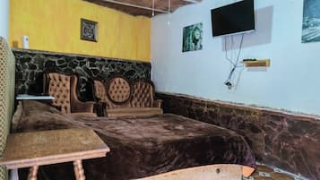 Quarto Básico | 1 quarto, com mobília individualizada, ferro/tábua de engomar