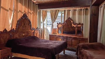 Quarto Básico | 1 quarto, com mobília individualizada, ferro/tábua de engomar