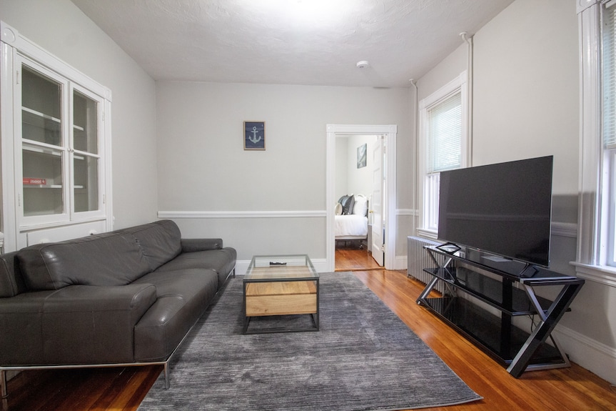 2 Bedroom Condo Close To Boston And Cambridge With Free Parking - Brandeis University, Waltham