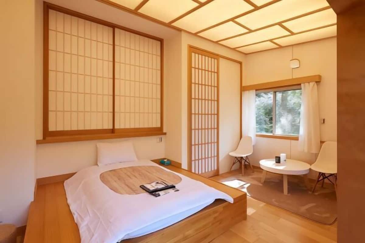2 quartos, individualmente decorados, individualmente mobiliados
