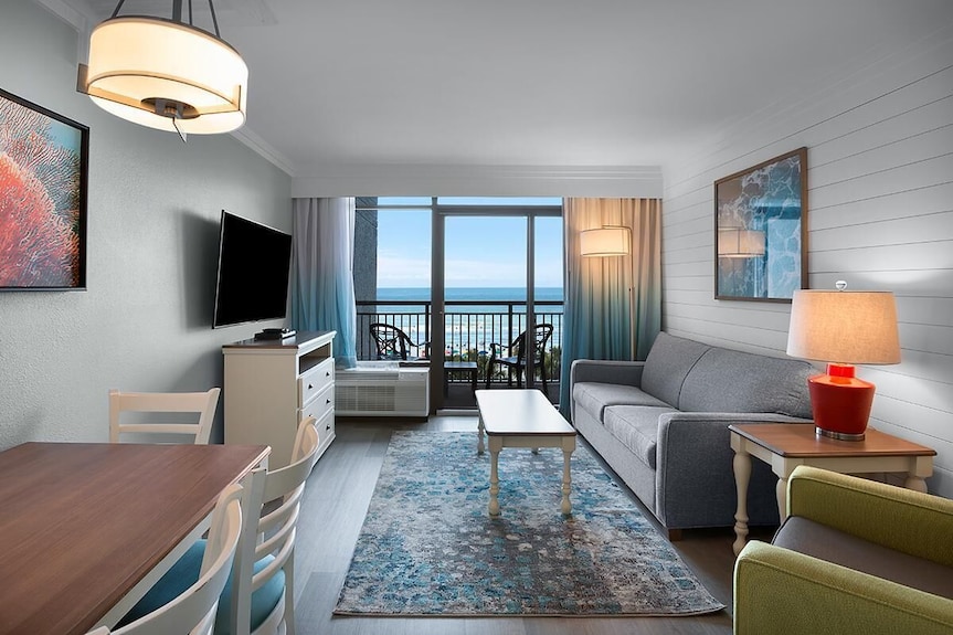 Oceanfront King Suite Suite Accessible 7th Floor - Myrtle Beach, SC