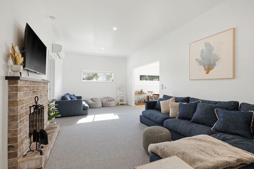 The Waters Edge By Ready Set Stay - San Remo