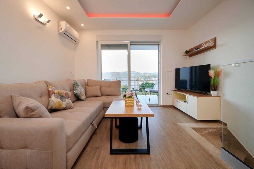 Luxury Two Bedroom Apartment With Pool - Trogir