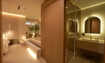Superior Suite Room | Banheiro | Produtos de toalete grátis, secador de cabelo, roupões de banho 