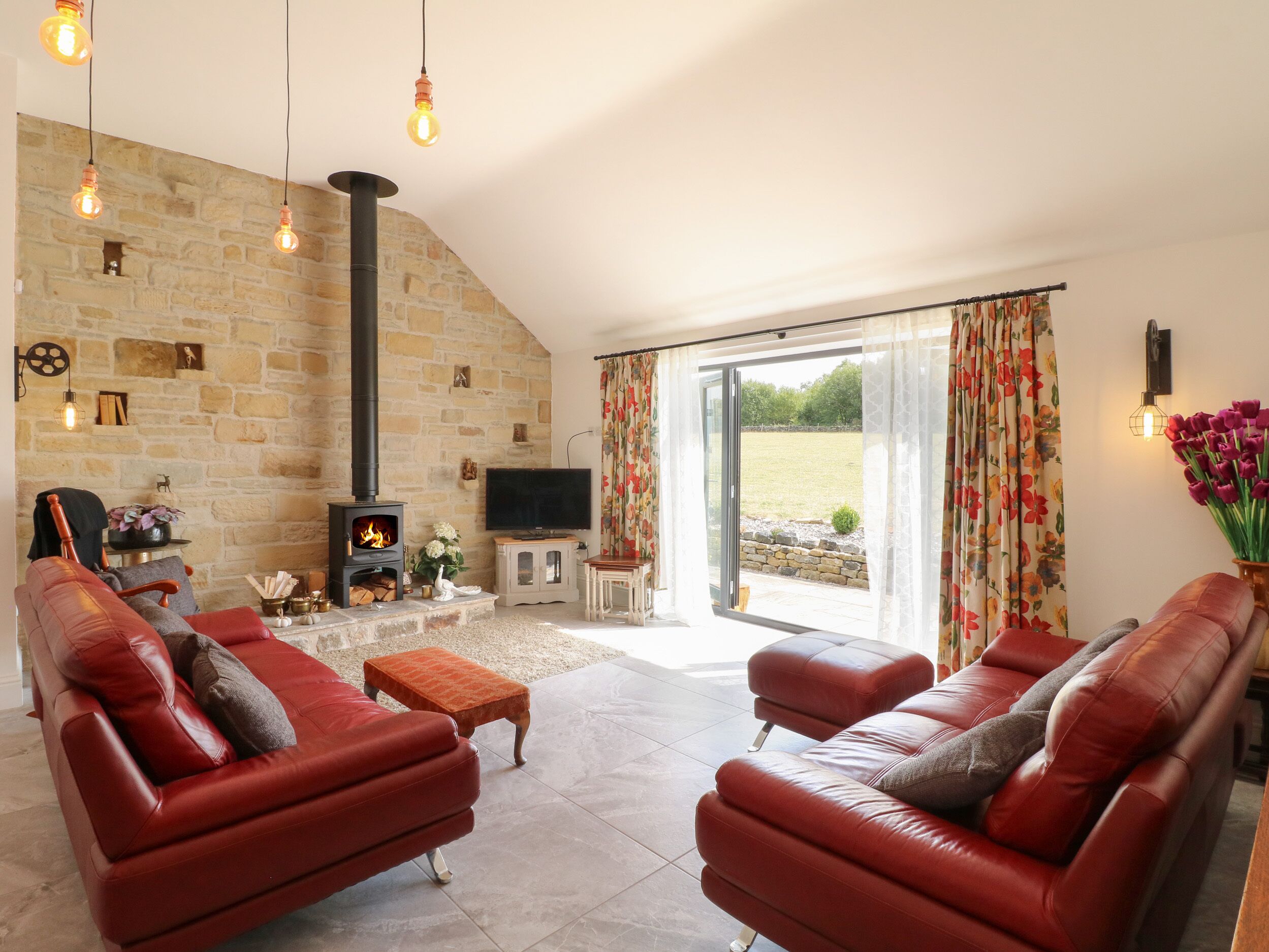 The Cottage, With Open Fire In Chesterfield - Peak District National Park