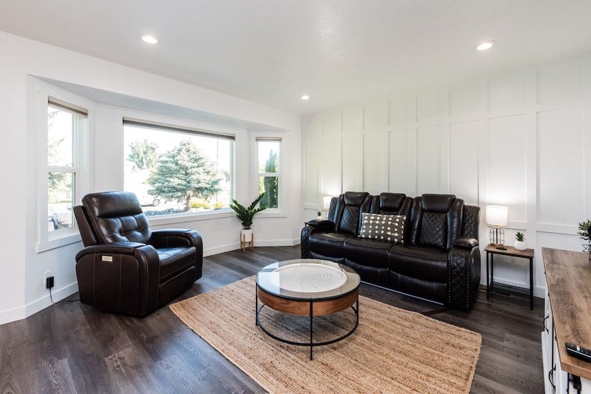 Modern Hideaway In Logan Utah With Changing Sand Table. - Logan, UT