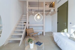 Suite Deluxe, vista para o jardim | Roupa de alta qualidade, cofre com capacidade para portátil