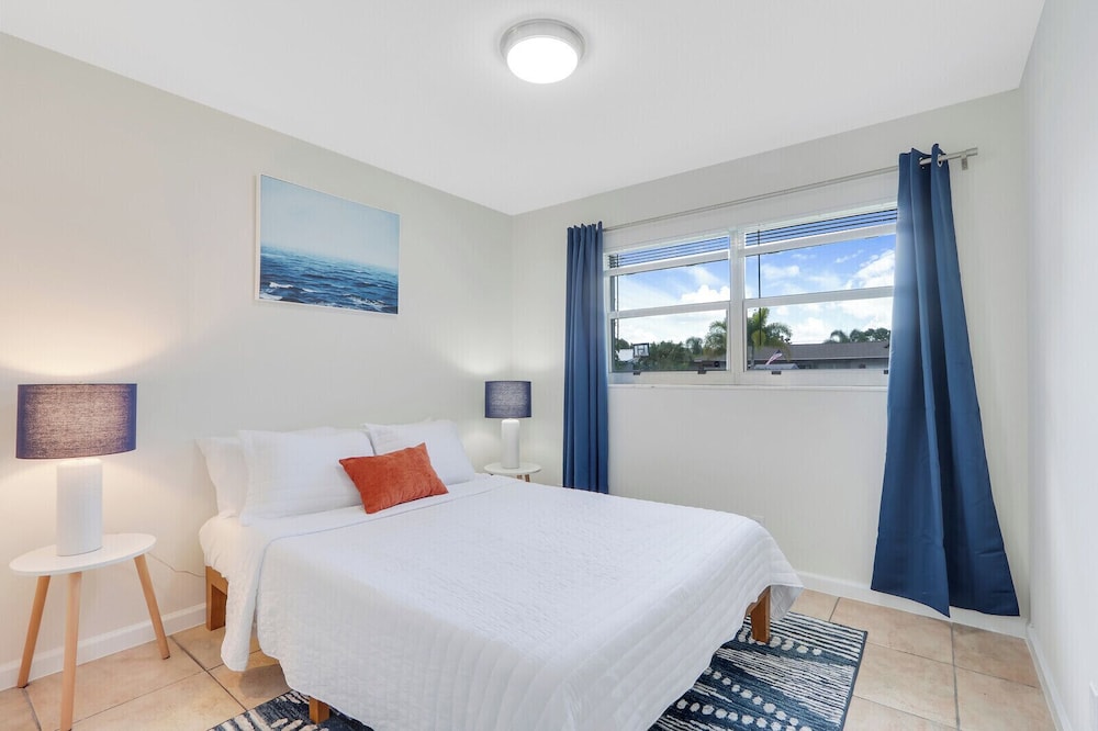 NEW Renovated Coastal Cottage - Cabana Colony | Vrbo