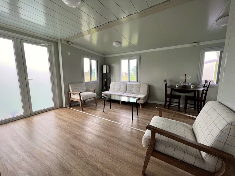 Cómoda Y Acogedora Mini Casa Ubicada En Un Hermoso Lote. ¡Buena Ubicación! - Rincón