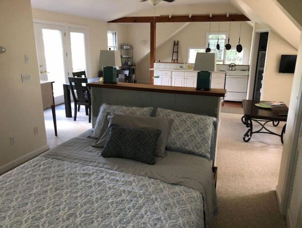 Carriage House Studio Apartment - Deep River | Vrbo