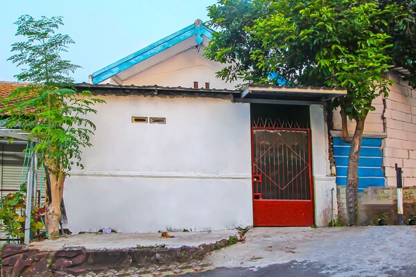 Hotel O Barokah Kostel Syariah - Tugu