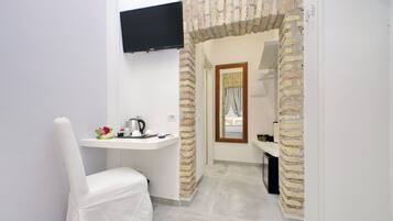 Quarto Clássico, 1 cama de casal | Lençóis de algodão egípcio, roupa de alta qualidade, edredões de penas