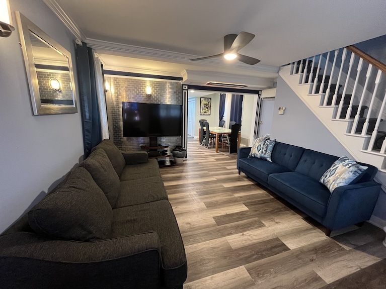 Pristine 3bed , 3bath 1 Min Walkto The Beach Water Amusement Park. Hot Tub 5 Tvs - Lake Lefferts, NJ