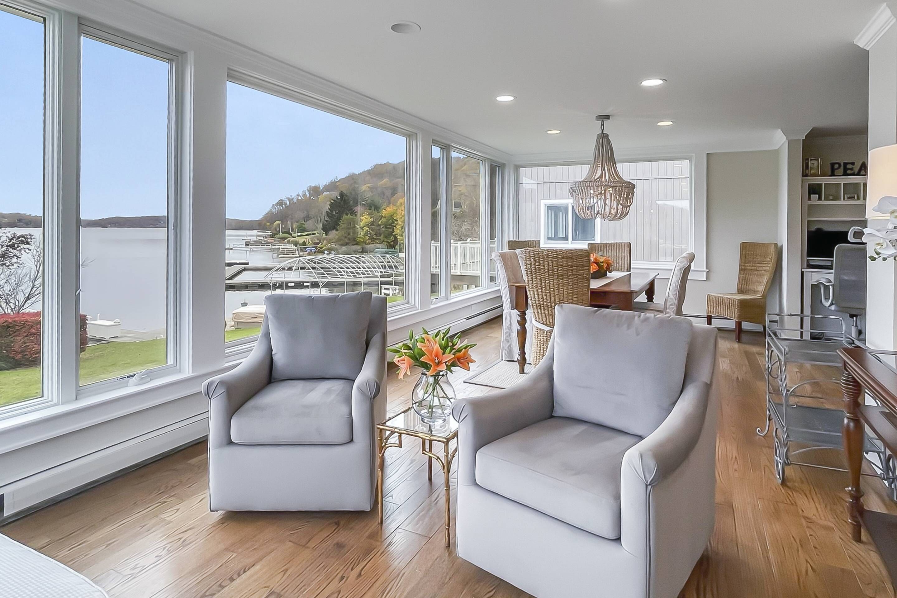 Candlewood Lakefront - Dock, Kayaks, Fire Pit - Squantz Pond, CT