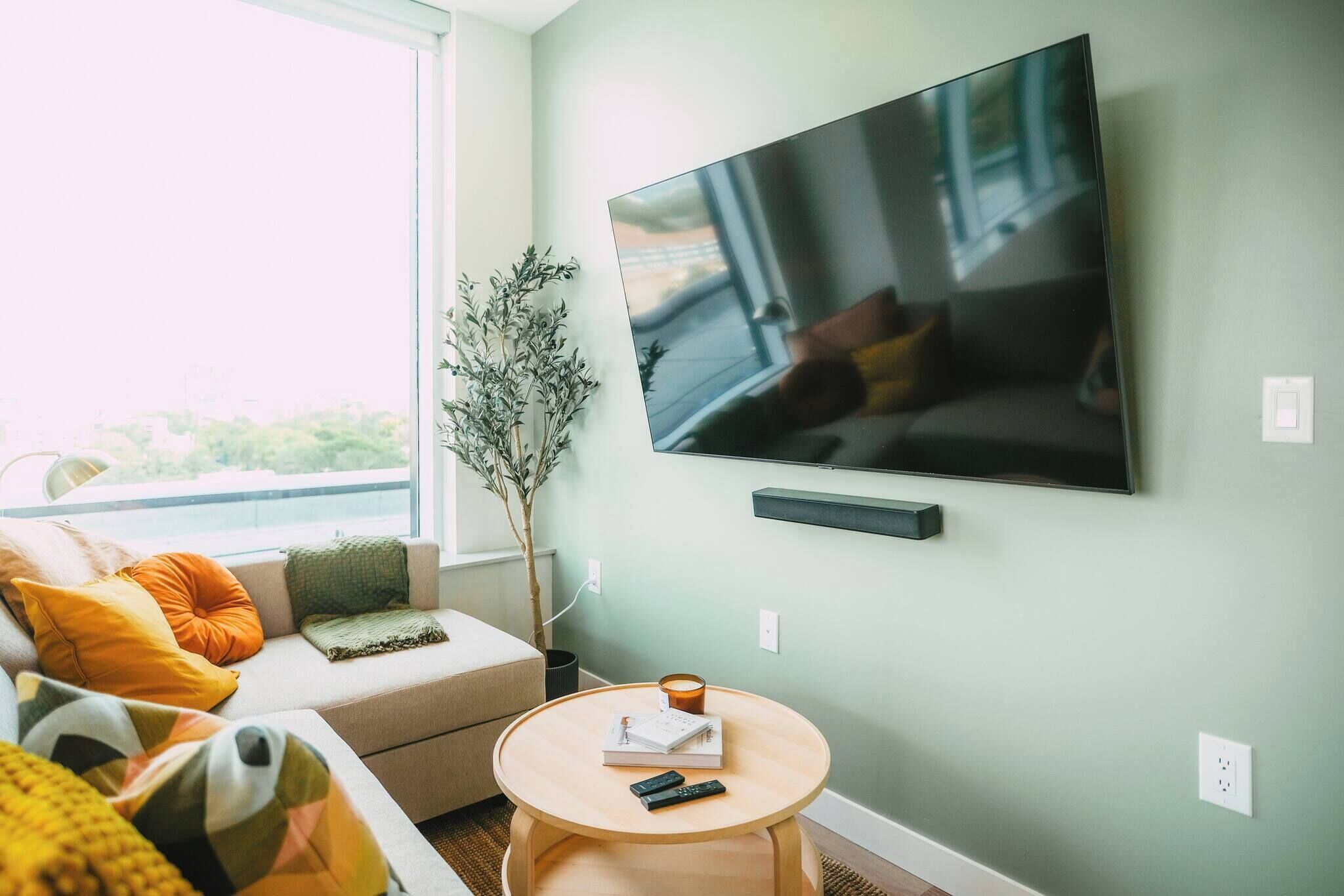 Luxury 1br Penthouse Apt In Central Halifax! - Halifax