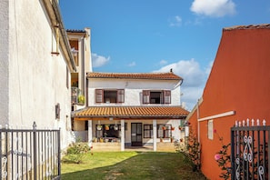 Casa Familiar, 2 quartos, micro-ondas (Lovely House Luiza) | Exterior