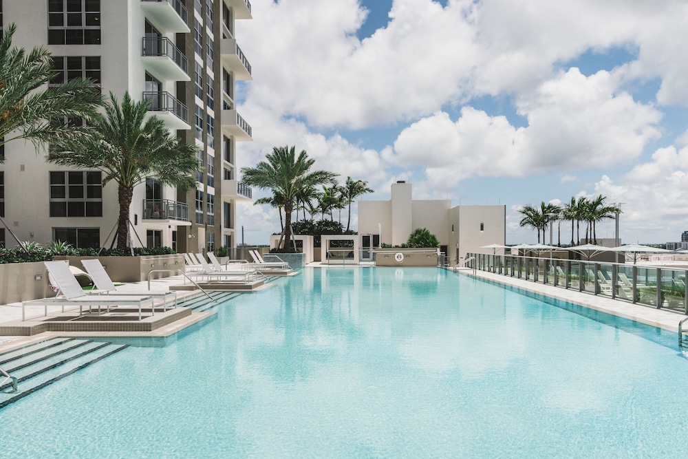 Tucker At Palmer Dadeland Miami - Miami