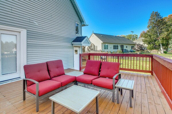 Steps To Lake Michigan: Manitowoc Home W/ Fire Pit - Point Beach State Forest, Two Rivers